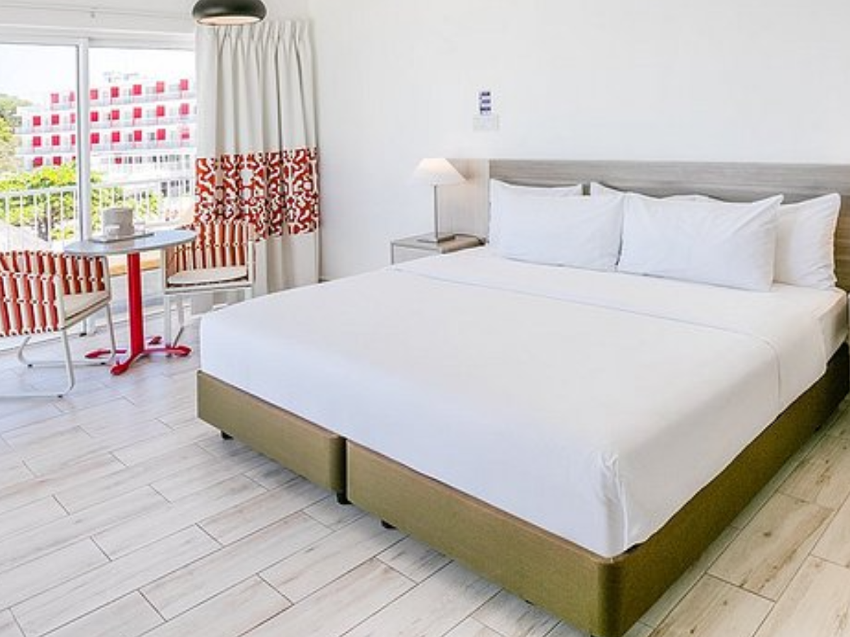 Grand Decameron Cornwall Beach | allinclusiveresorts.com